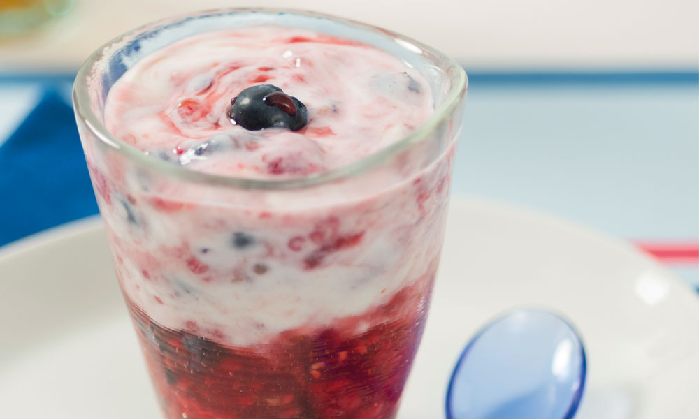 Summer berry posset | Diabetes UK